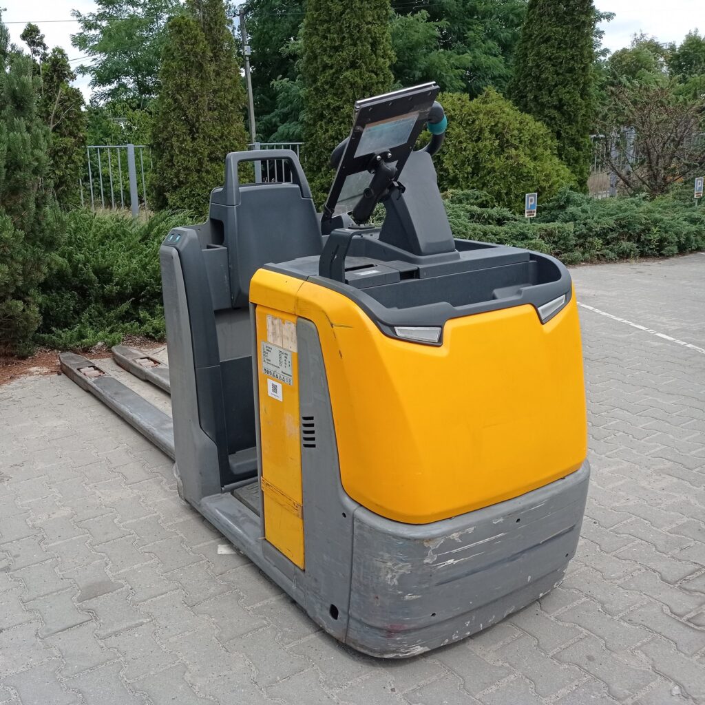 Elektryczny wózek Jungheinrich ECE 225 używany